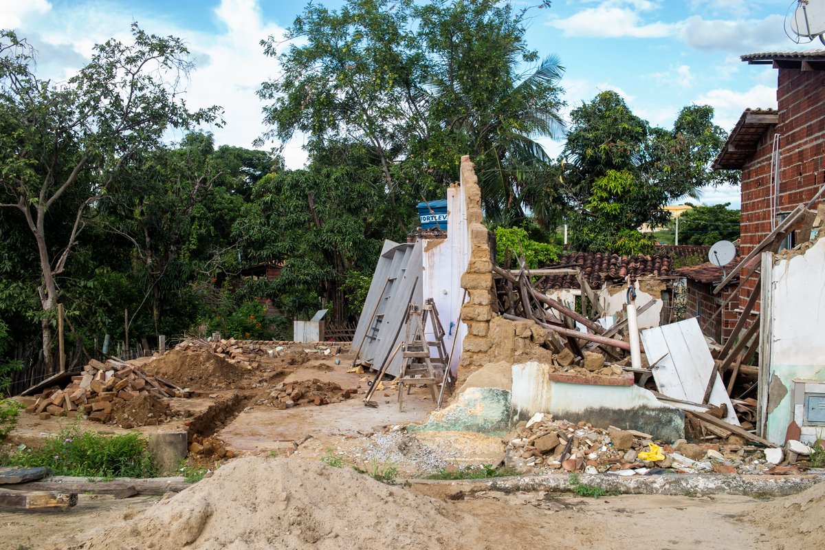 Eventos climáticos extremos: causas e consequências Eventos climáticos extremos: causas e consequências